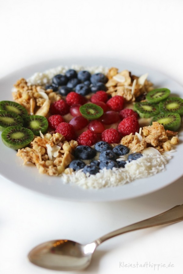 Yellow Smoothie Bowl von Kleinstadthippie vegan Food Blog