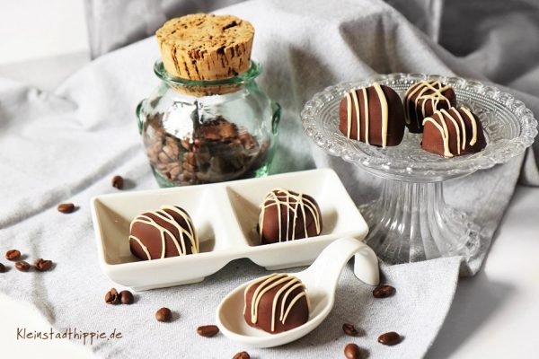 Eiskonfekt mit Mocca-Eis - Eiskonfekt selbst gemacht von Kleinstadthippie