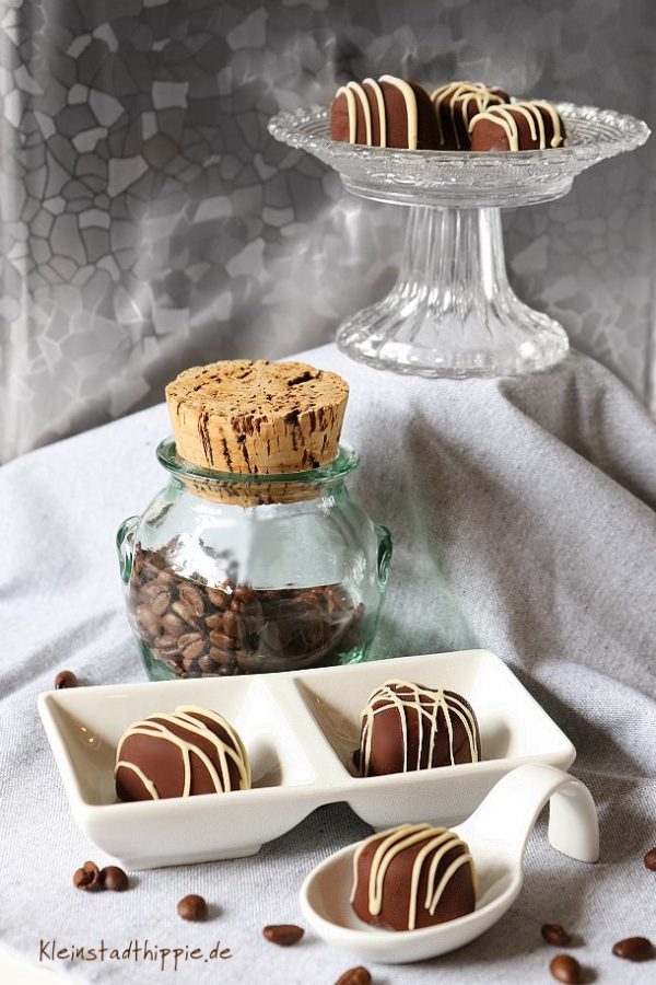 Eiskonfekt mit Mocca-Eis - Eiskonfekt selbst gemacht von Kleinstadthippie